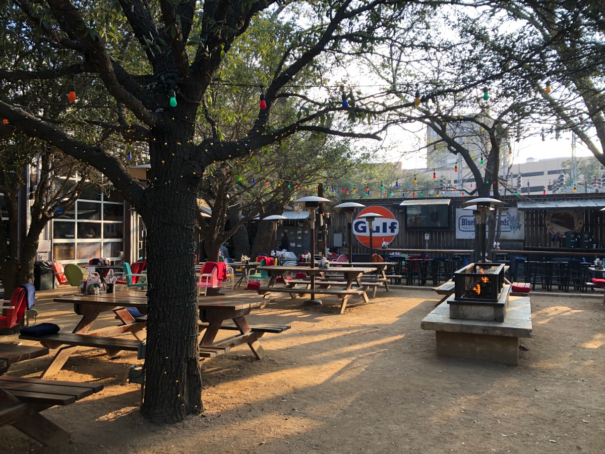 veen on the road: work trip to dallas. – queen veen on the scene